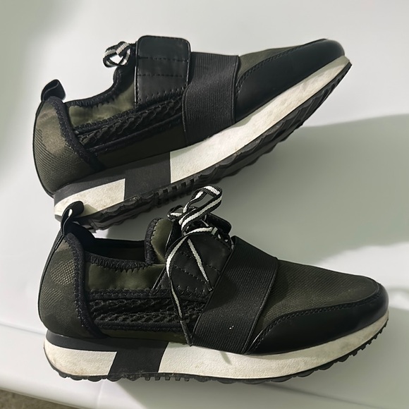 Steve Madden | Shoes | Steve Madden Black And Green Sneakers With ...